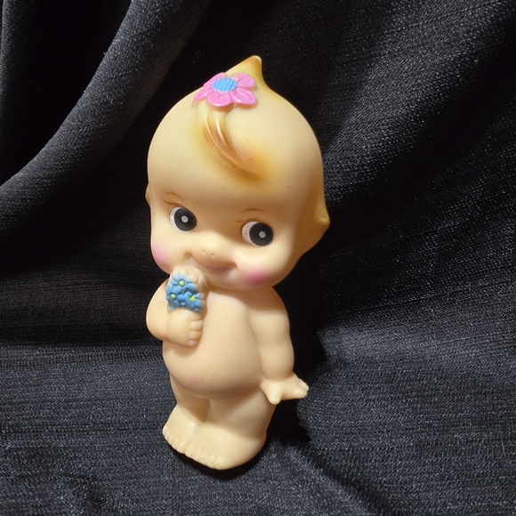 Kewpie | Toys | Vintage Kewpie Doll Holding Blue Flowers 6 Kiddie Prod ...